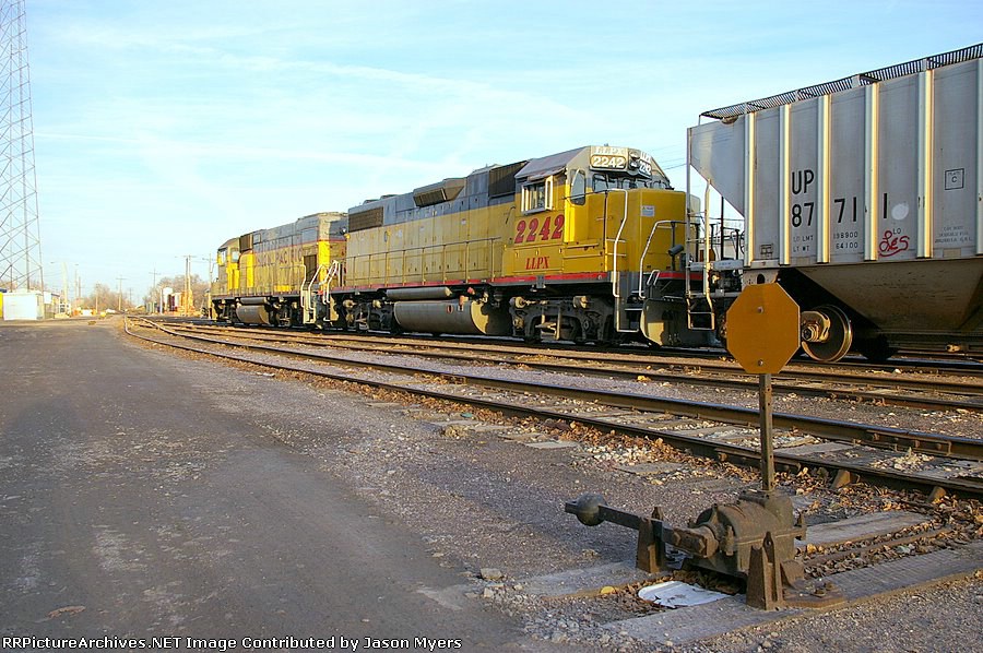 LLPX 2242 and UPY 671